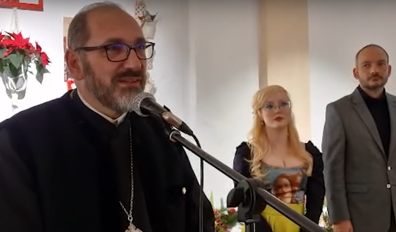 Preotul Constantin Necula la Expoziția Speranță prin Artă Sibiu