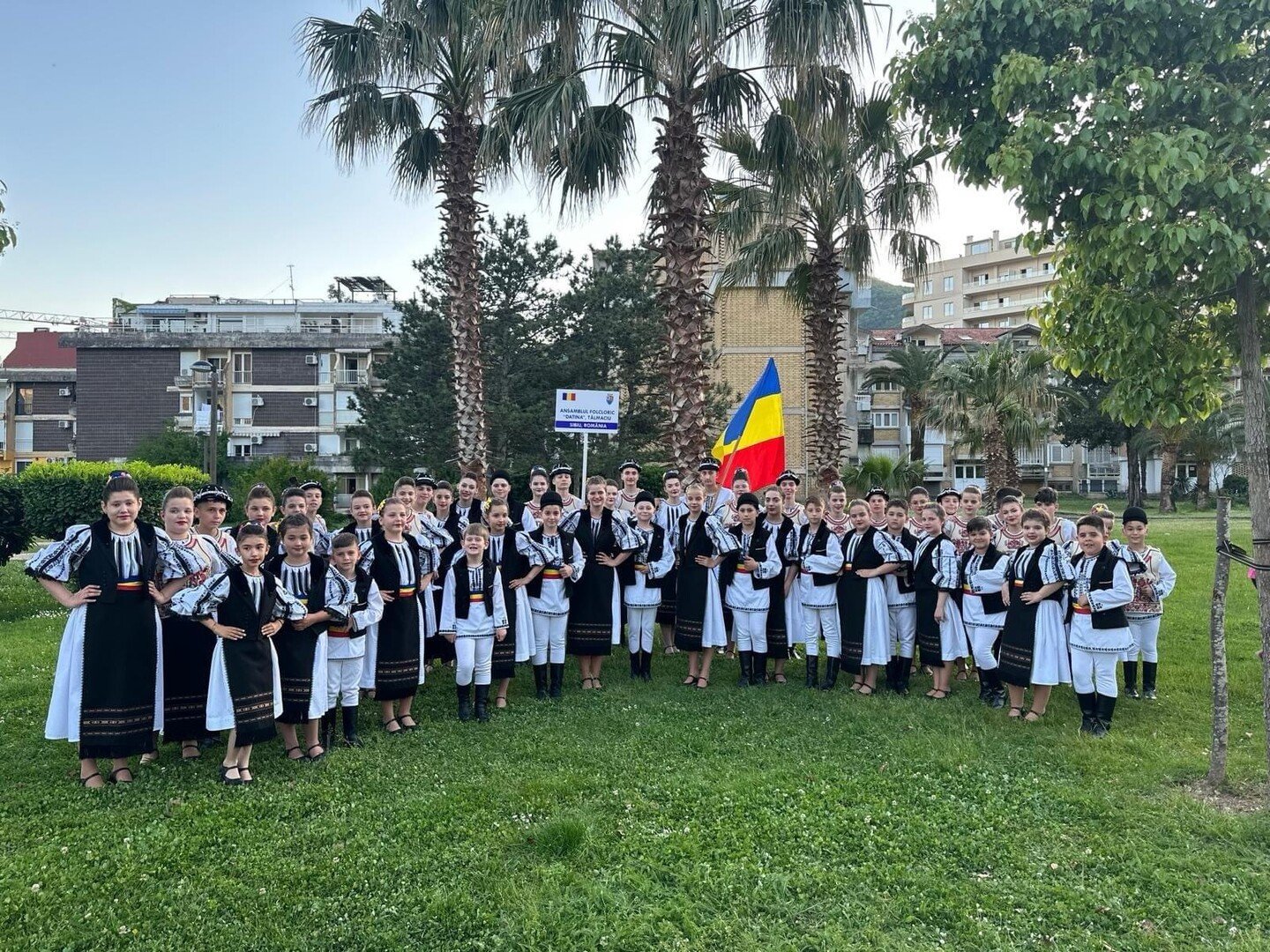 Ansamblul Datina Tălmaciu reprezintă România în Muntenegru