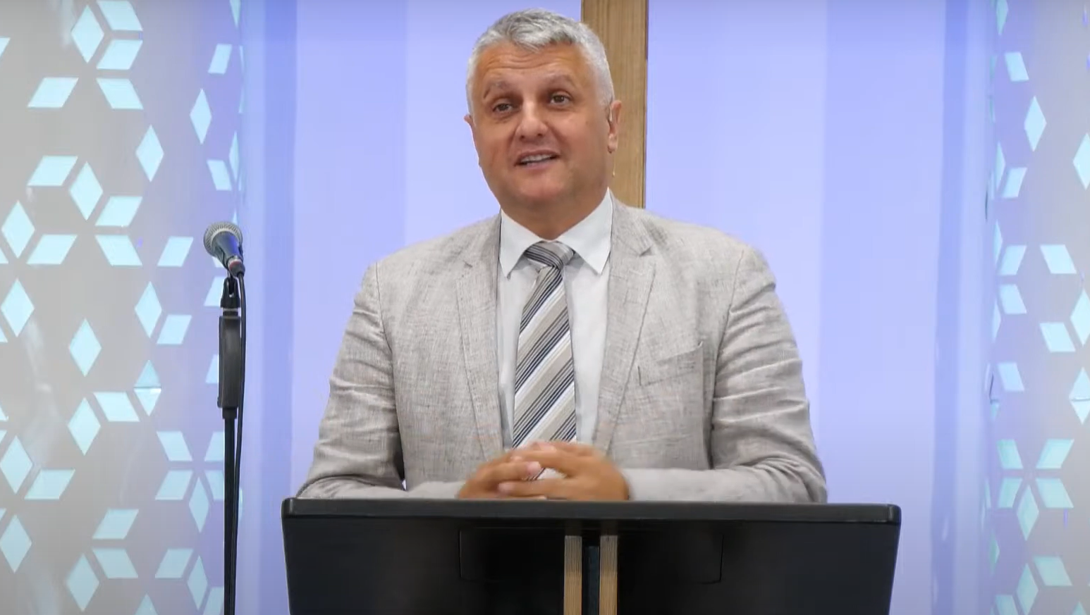 Lingușirea, sora trădării – Mesajul Pastorului Sorin Cigher