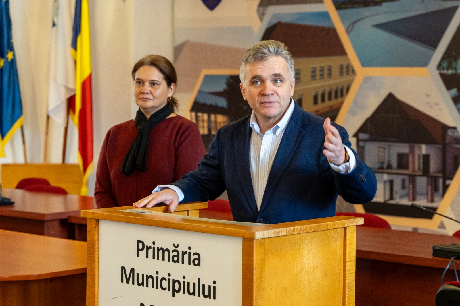 Mediaș: Primarul Gheorghe Roman a înmânat cheile pentru 49 de noi ...